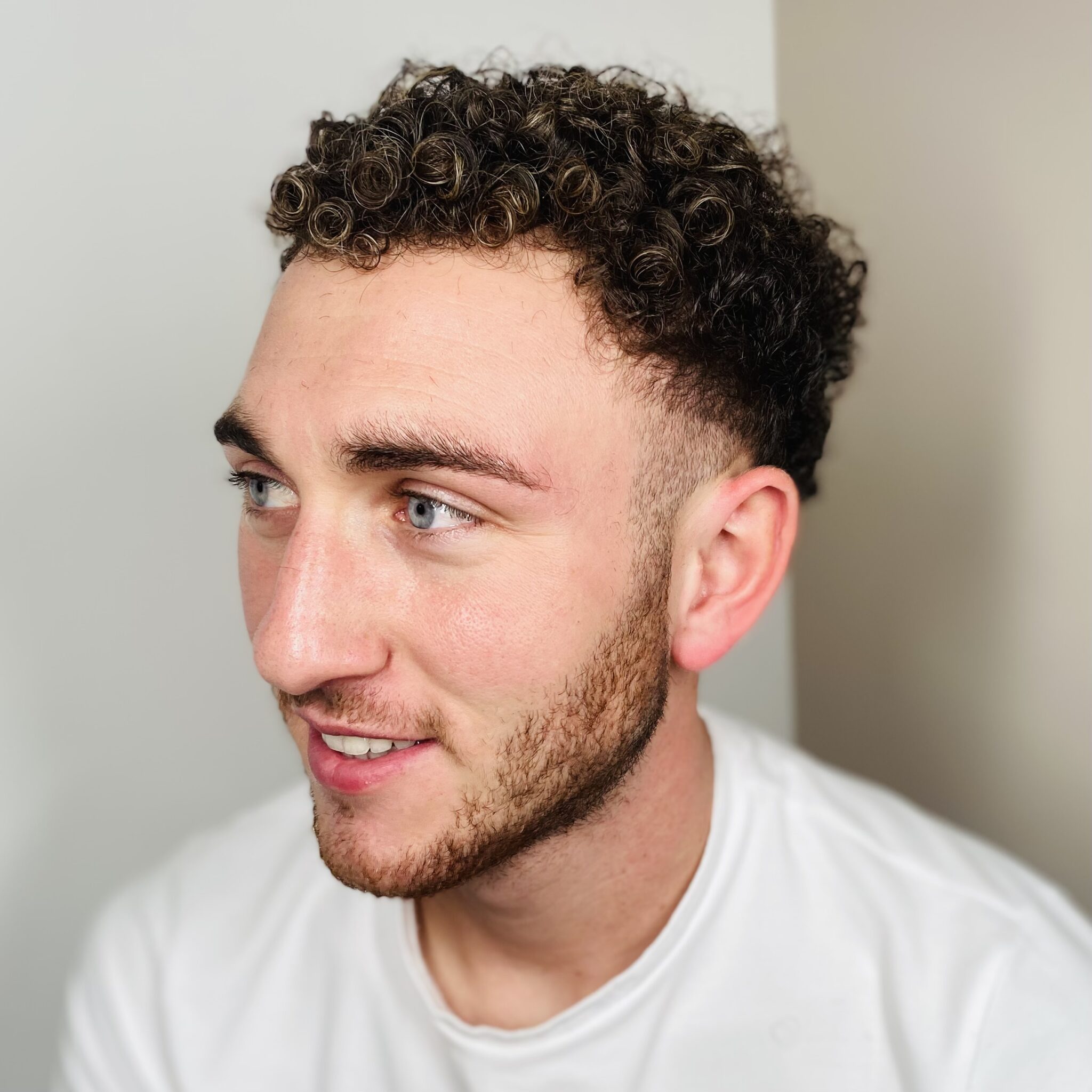 Taglio capelli ricci uomo: quale scegliere? - Arricciaspiccia